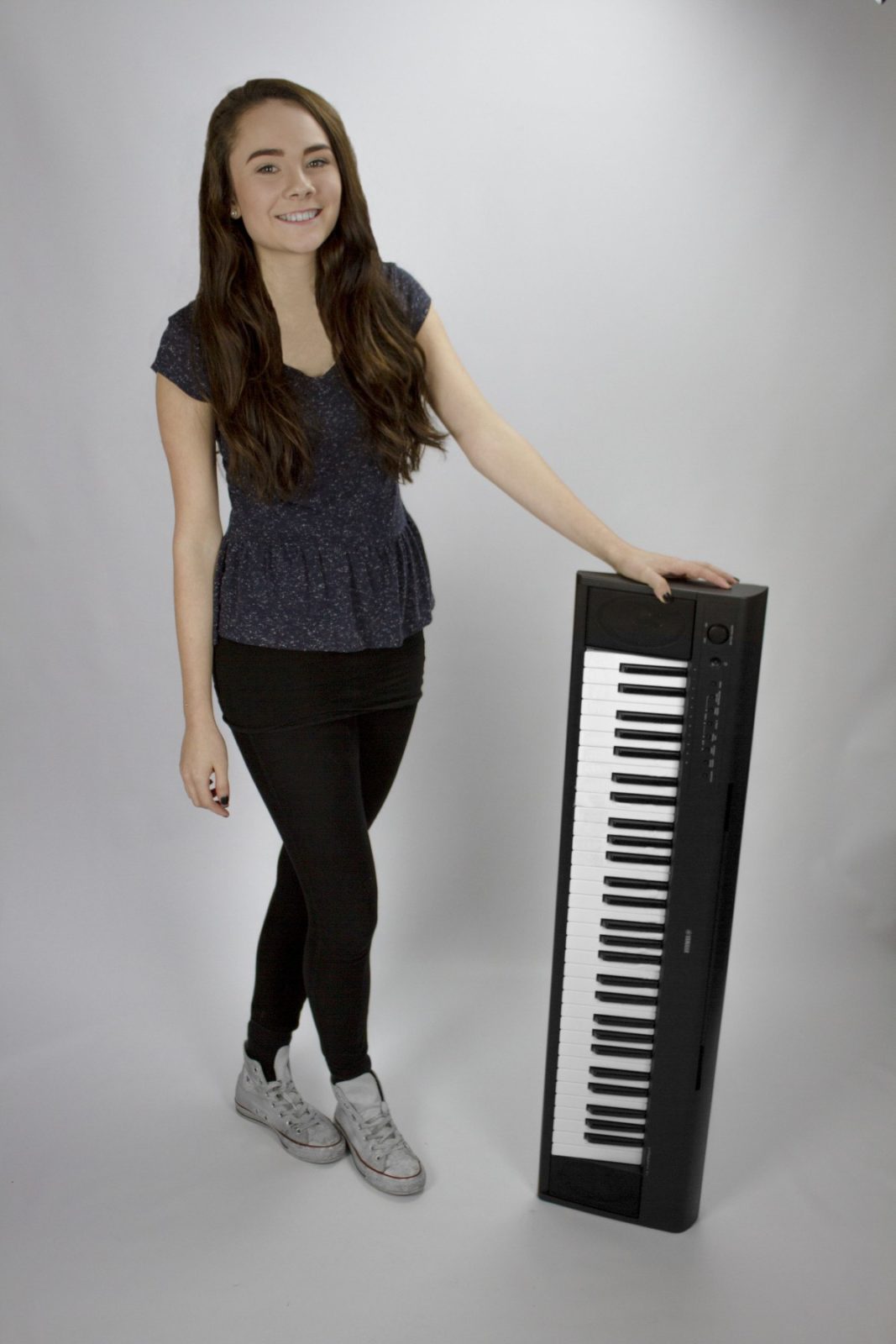 HOLDING KEYBOARD - DV8 Sussex